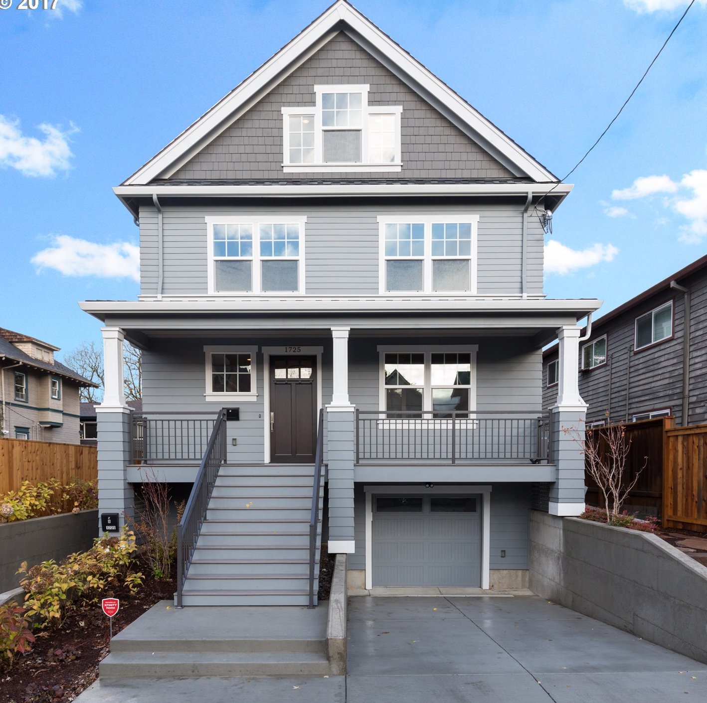 Just Listed - Arbor Lodge Old-Portland-Style Home - Living Room Realty