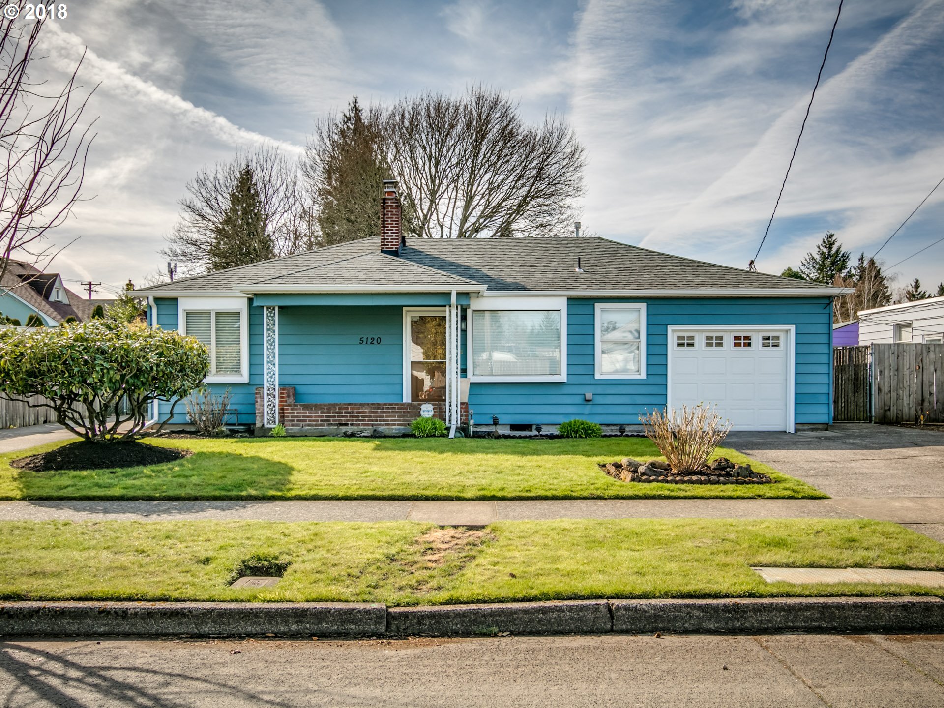 Modern Lovers Find Mid-Century Modern Love - Living Room Realty