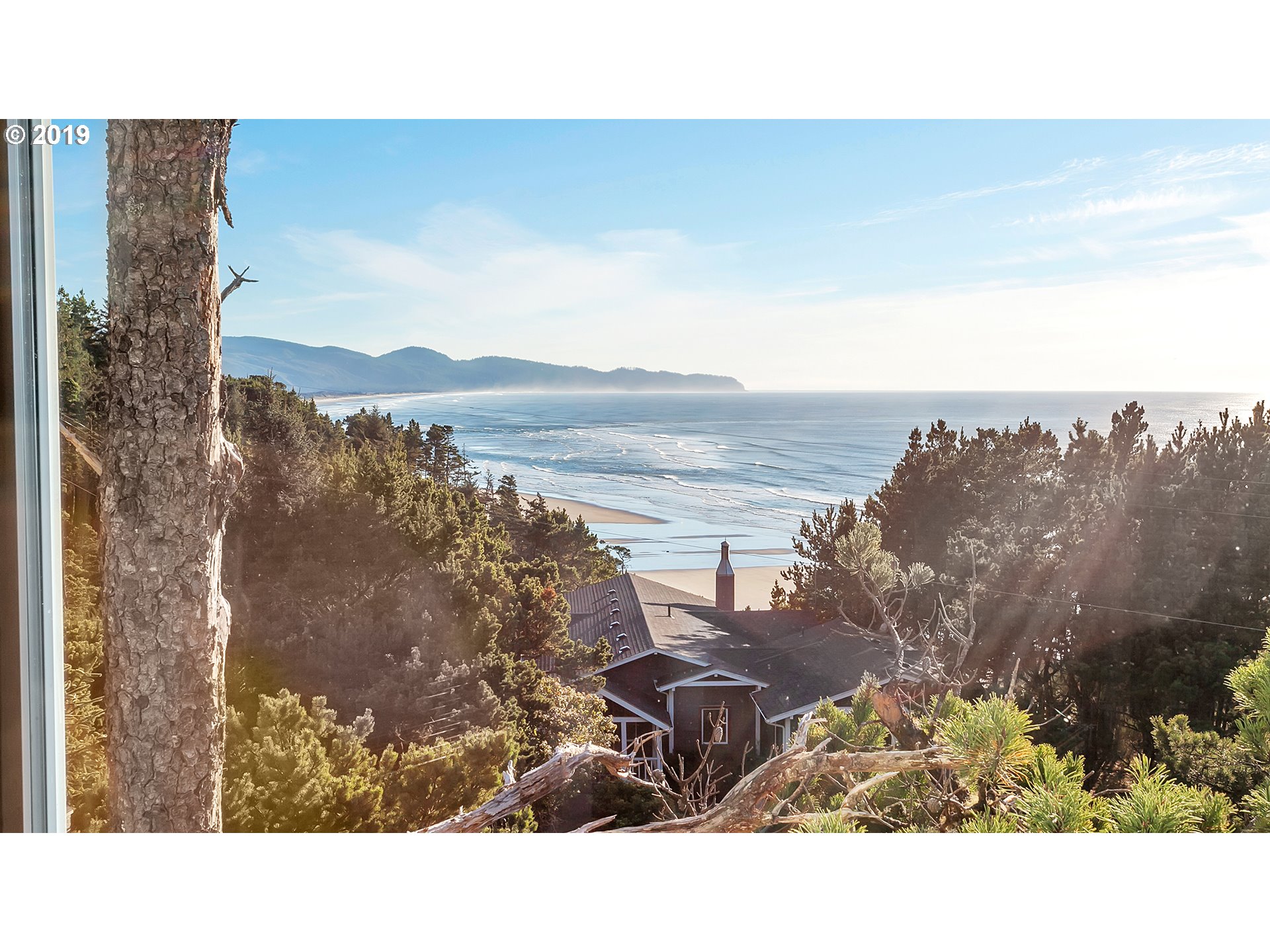 Oceanside View - Living Room Realty