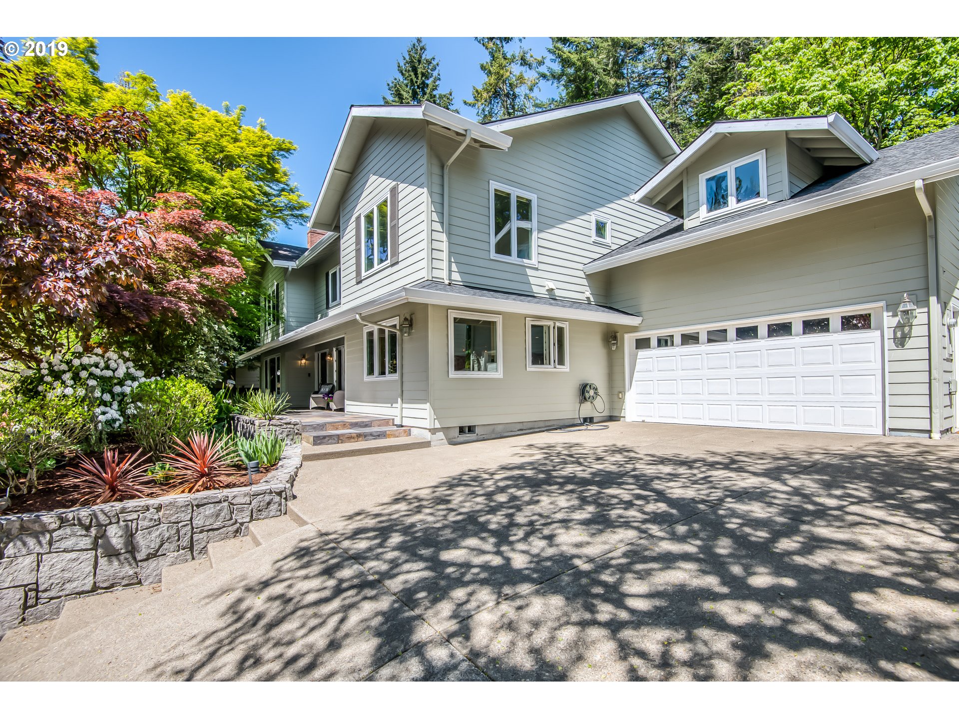 Forever Home, Forever Clients! - Living Room Realty