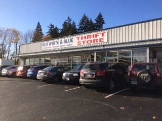 Neighborhood Spotlight: Red, White and Blue Thrift Store - Living Room ...