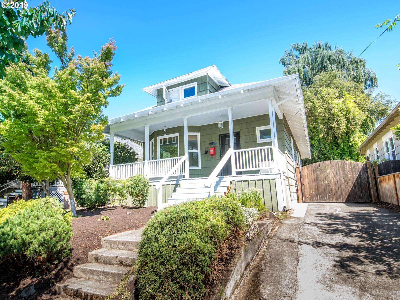 Enjoying the City Life, Portland Style - Living Room Realty