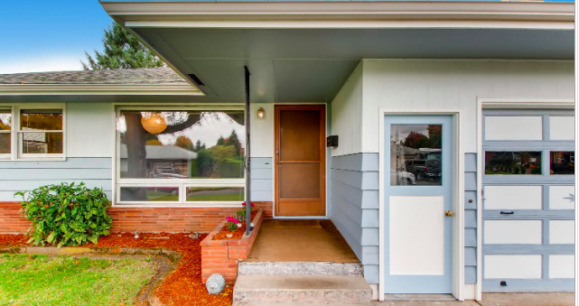 New home and studio for Roger - Living Room Realty