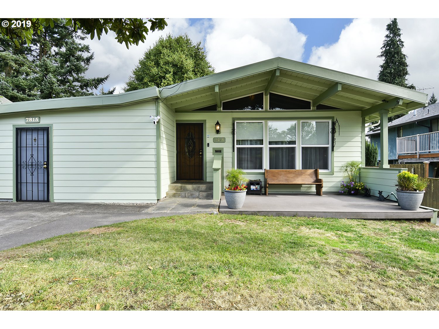 Mt. Scott Ranch SOLD!!!! - Living Room Realty