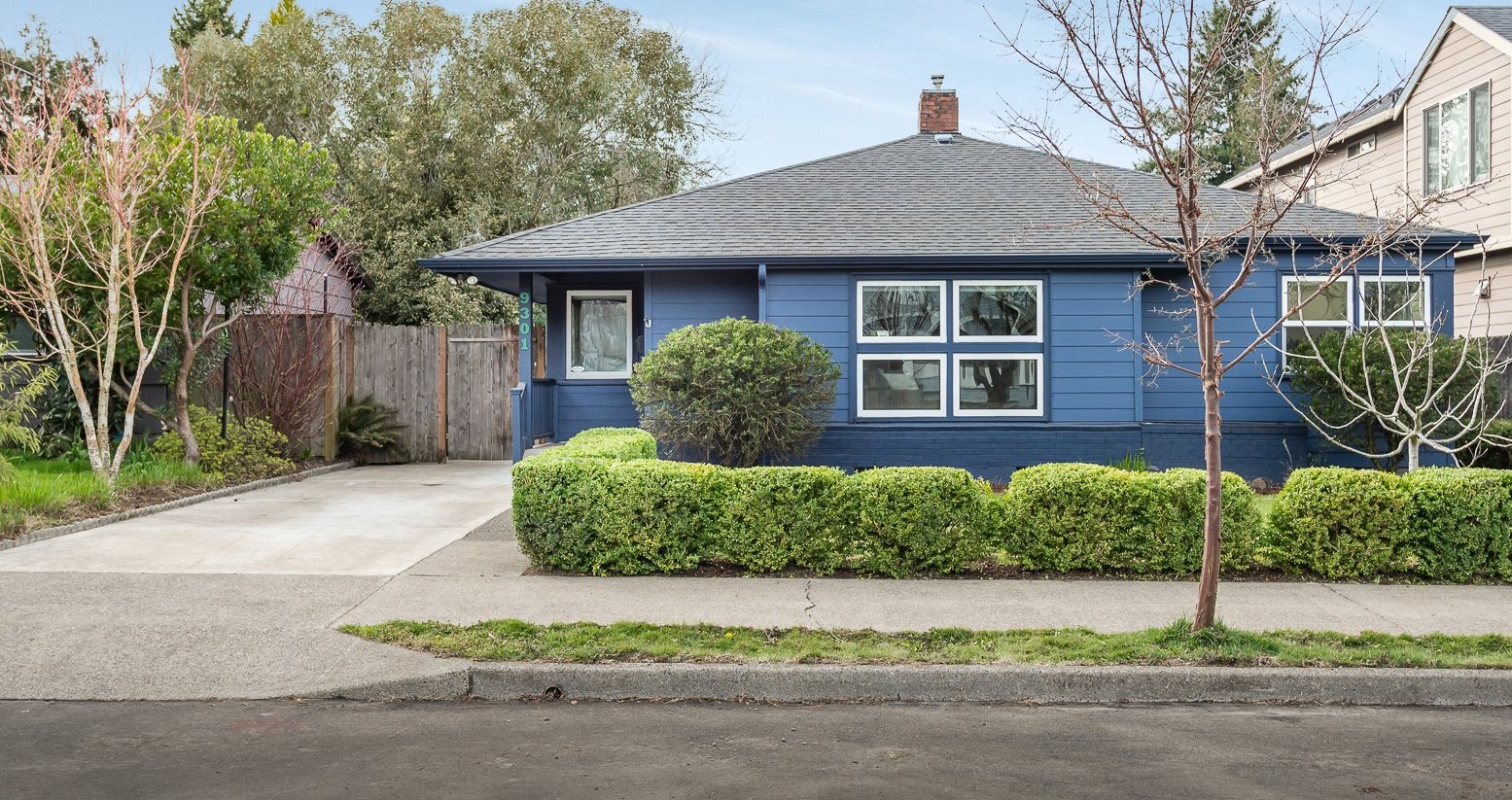 Updated St. John's Ranch - $399,000 - Living Room Realty