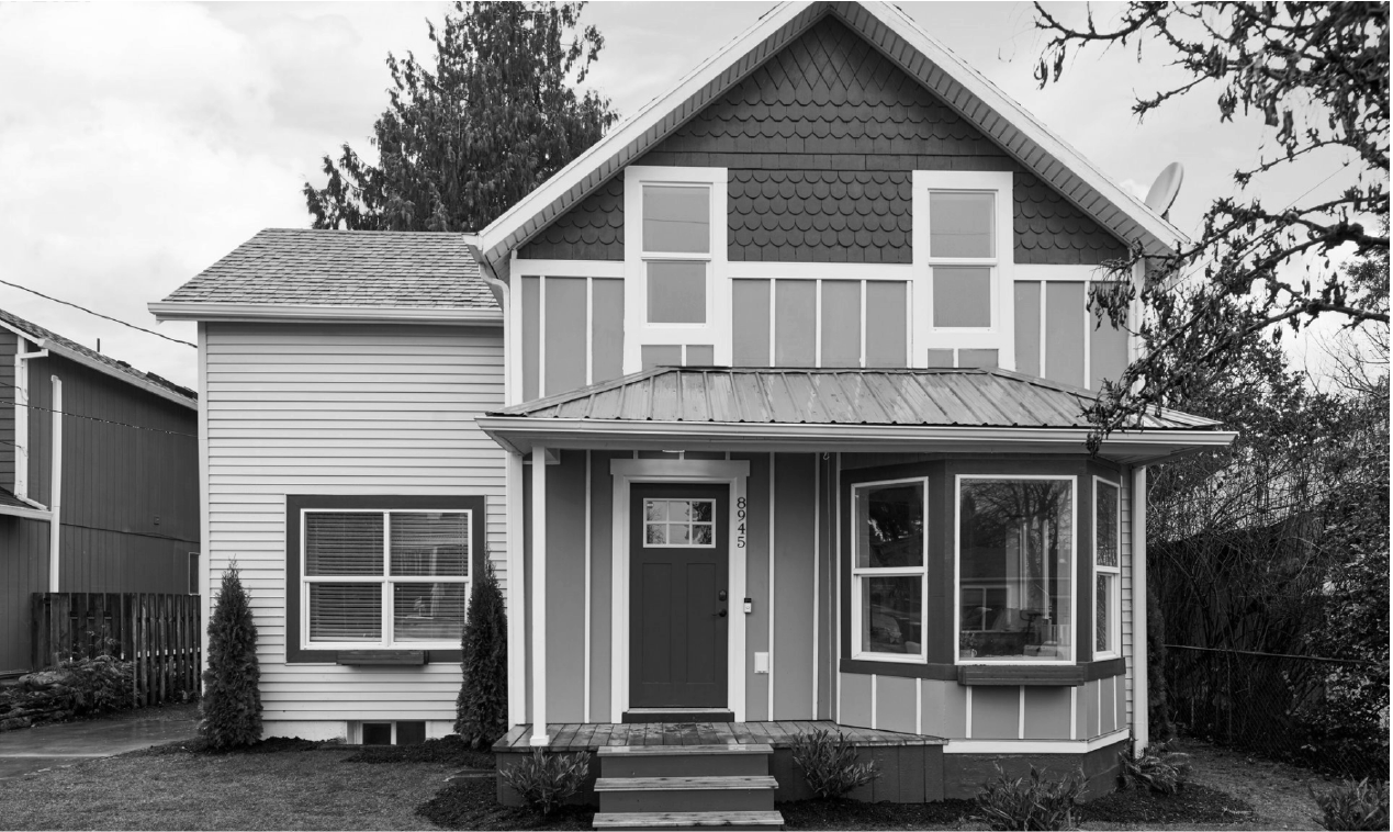 Farmhouse Reno - Living Room Realty