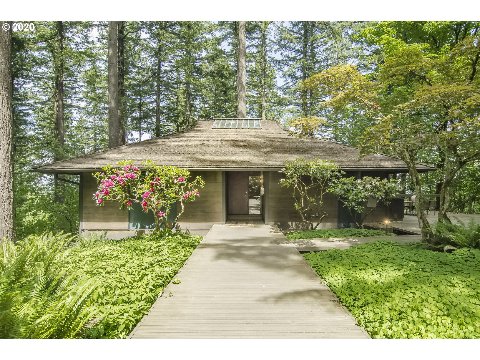 Saul Zaik Home with a View - Living Room Realty