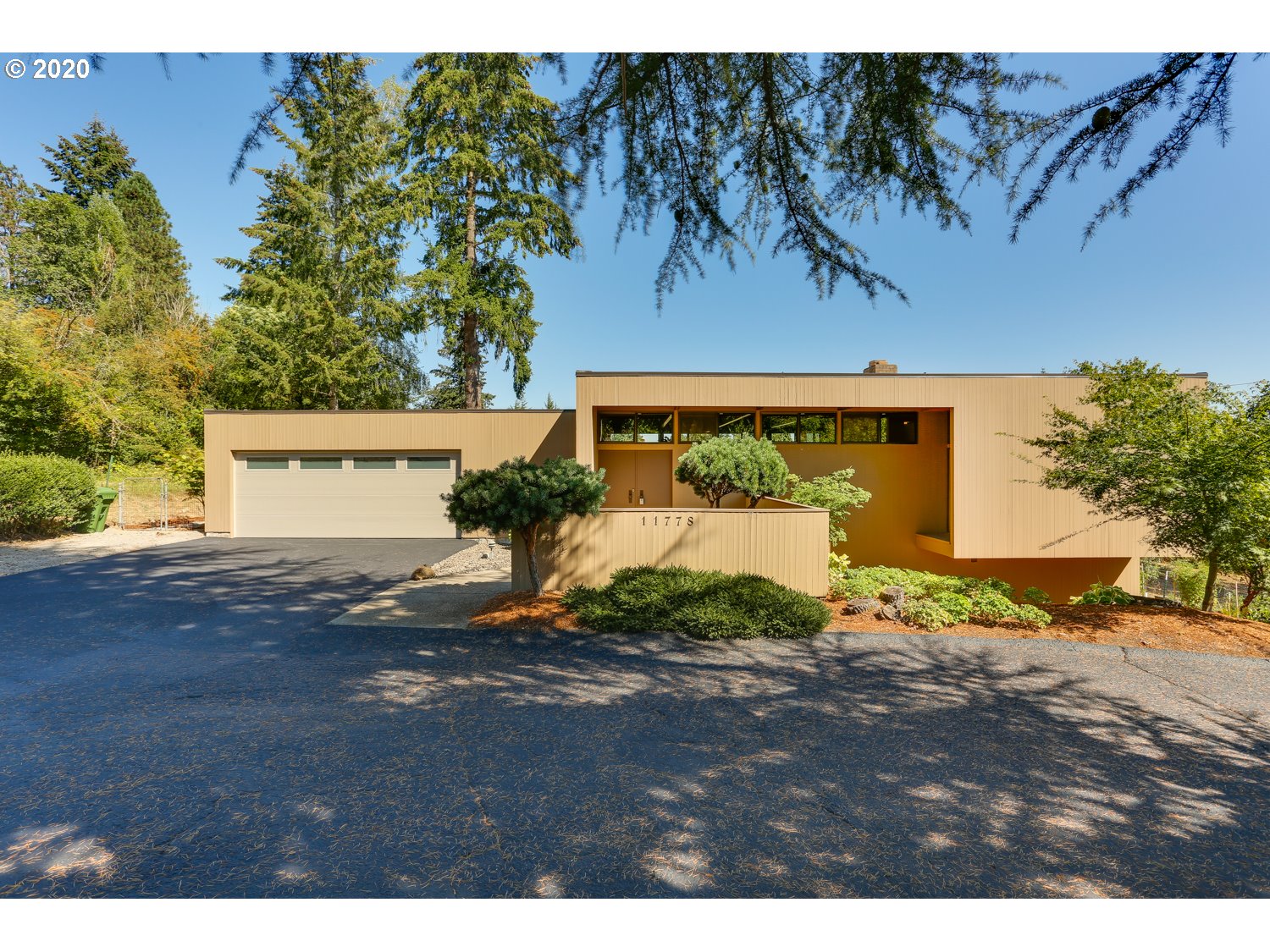 Mid-century Modern Archives - Living Room Realty