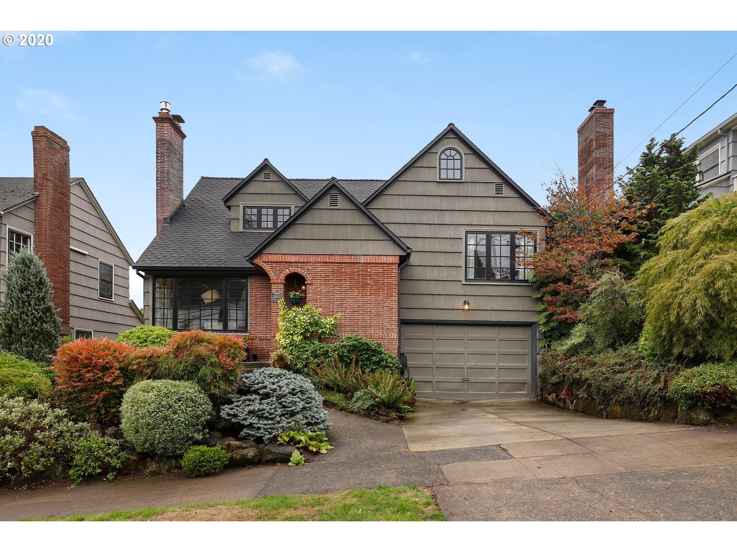 Forever Home - Living Room Realty