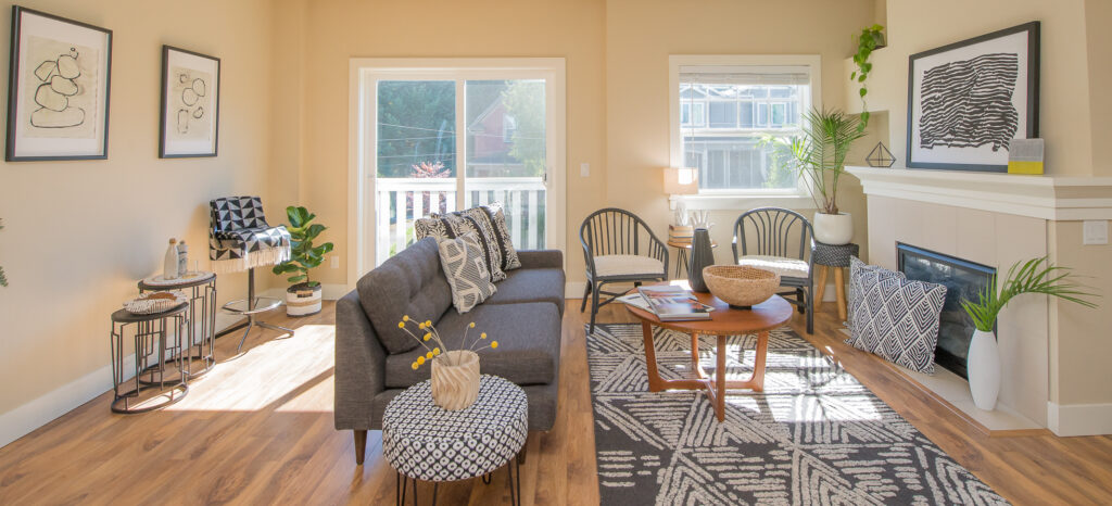 URBAN LIVE-WORK DREAM! - Living Room Realty