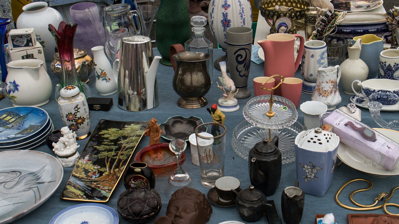 How to Release Stuff - Living Room Realty