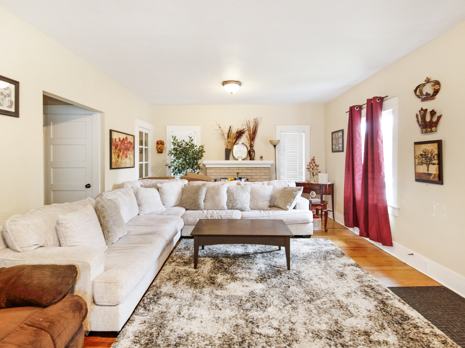 Developer’s Dream Or Investor's Haven? You Decide! - Living Room Realty