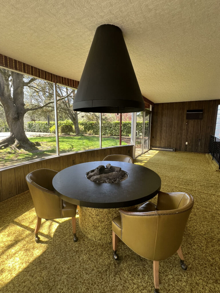 Mid-Century Modern Time Capsule - Living Room Realty