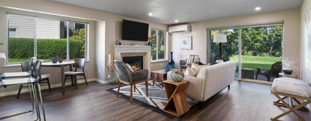 Just Listed! Beautifully Renovated One-Level Condo - Living Room Realty